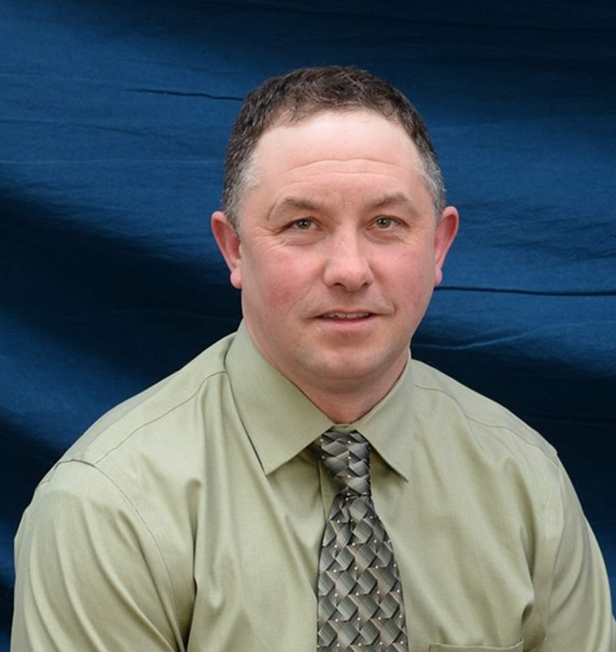 Eddie Bue, Fithian, IL has been selected to judge the 2016 Victorian ...